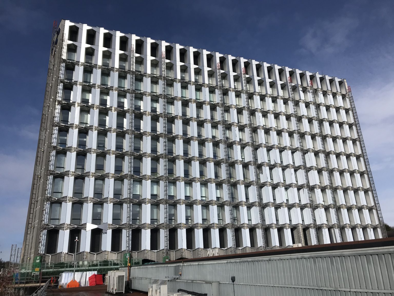 Hexagon Tower, Manchester - Aluminium Rainscreen Overcladding Specialist
