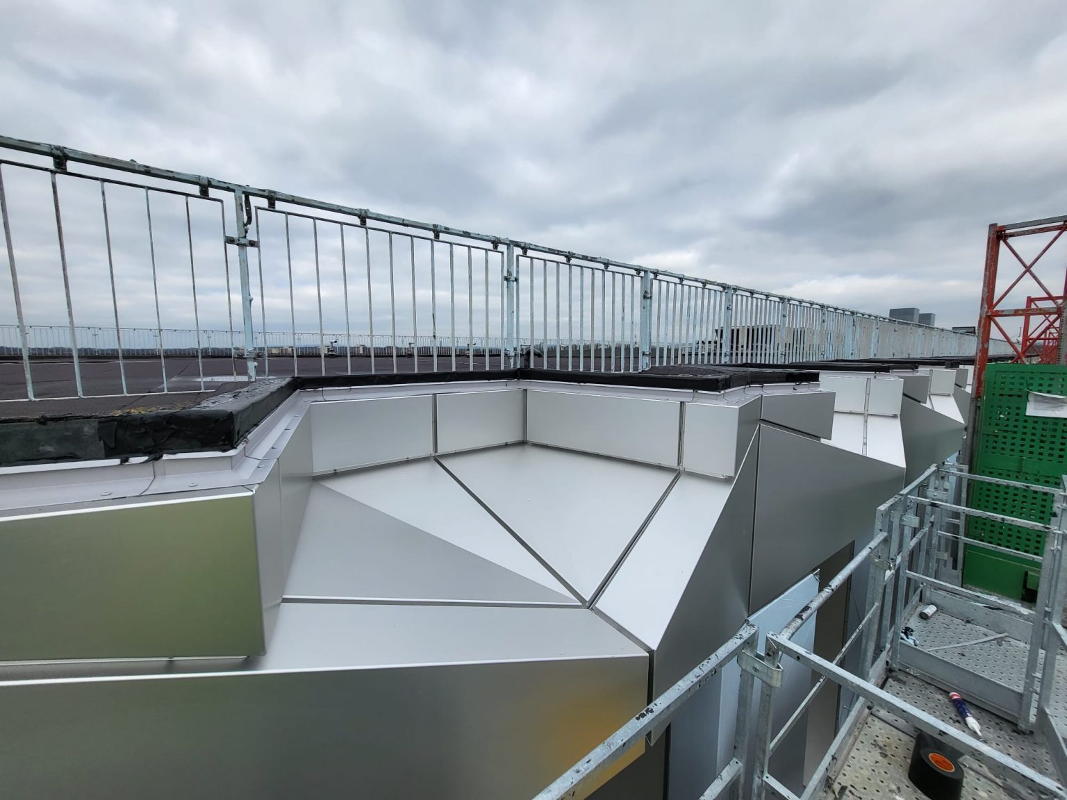 Hexagon Tower, Manchester - Aluminium Rainscreen Overcladding Specialist